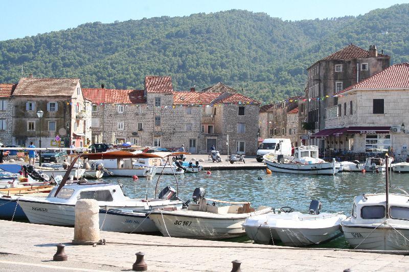 Ferienhaus Stari Grad Ferienhäuser - Ferienwohnung Stari Grad ...